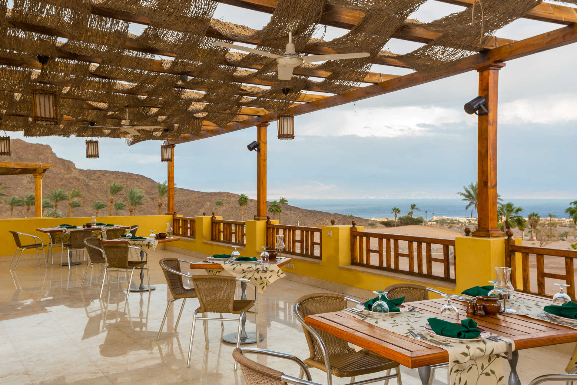 Dining - The Bayview Taba Heights Resort - Restaurants & Bars